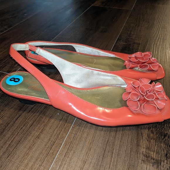 Anne Klein | Shoes | 325 Anne Klein Salmon Floral Peep Toe Sandal ...